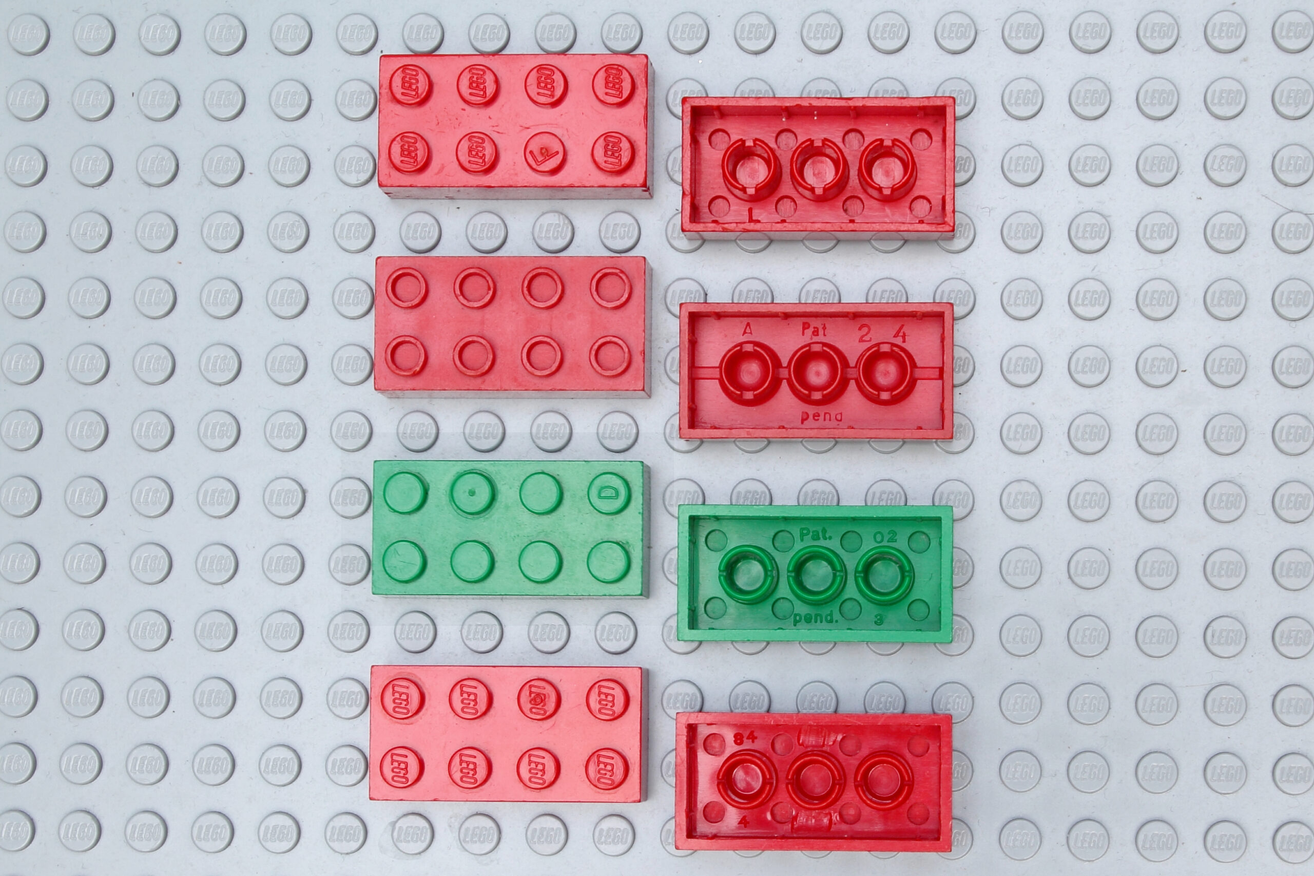 Bricks with split tubes – The Brick Archive
